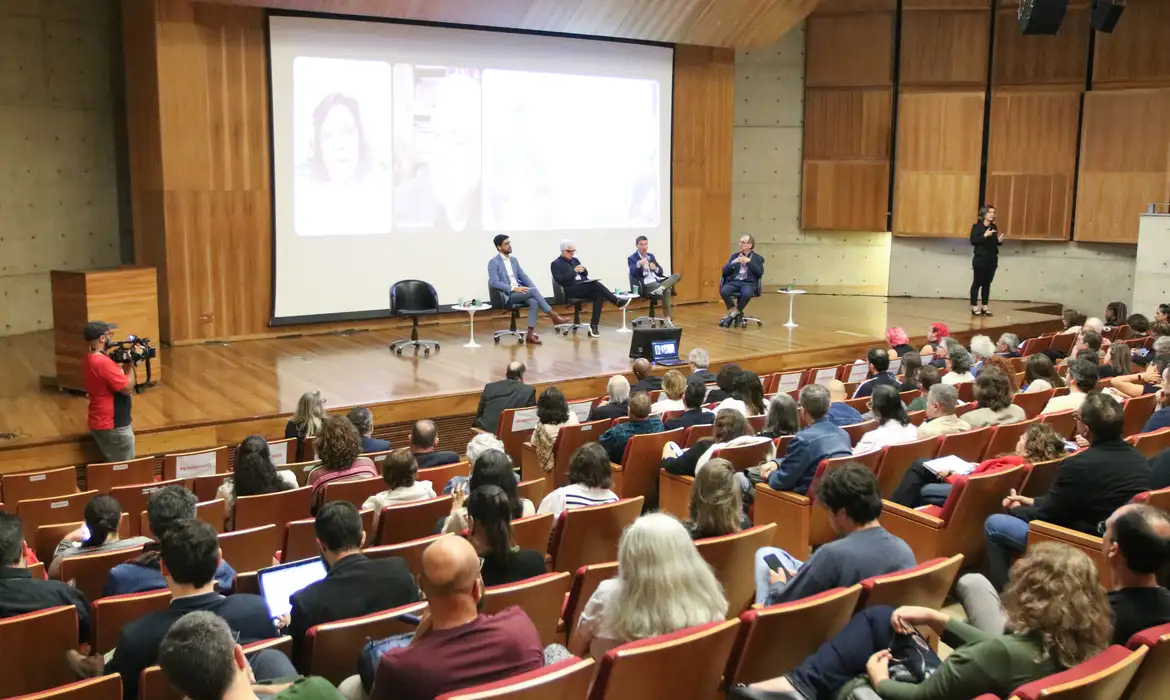 Congresso internacional debate importância da comunicação pública — RNCP